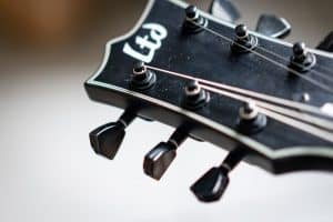 Guitar Won't Stay In Tune (Possible Causes And Fixes)